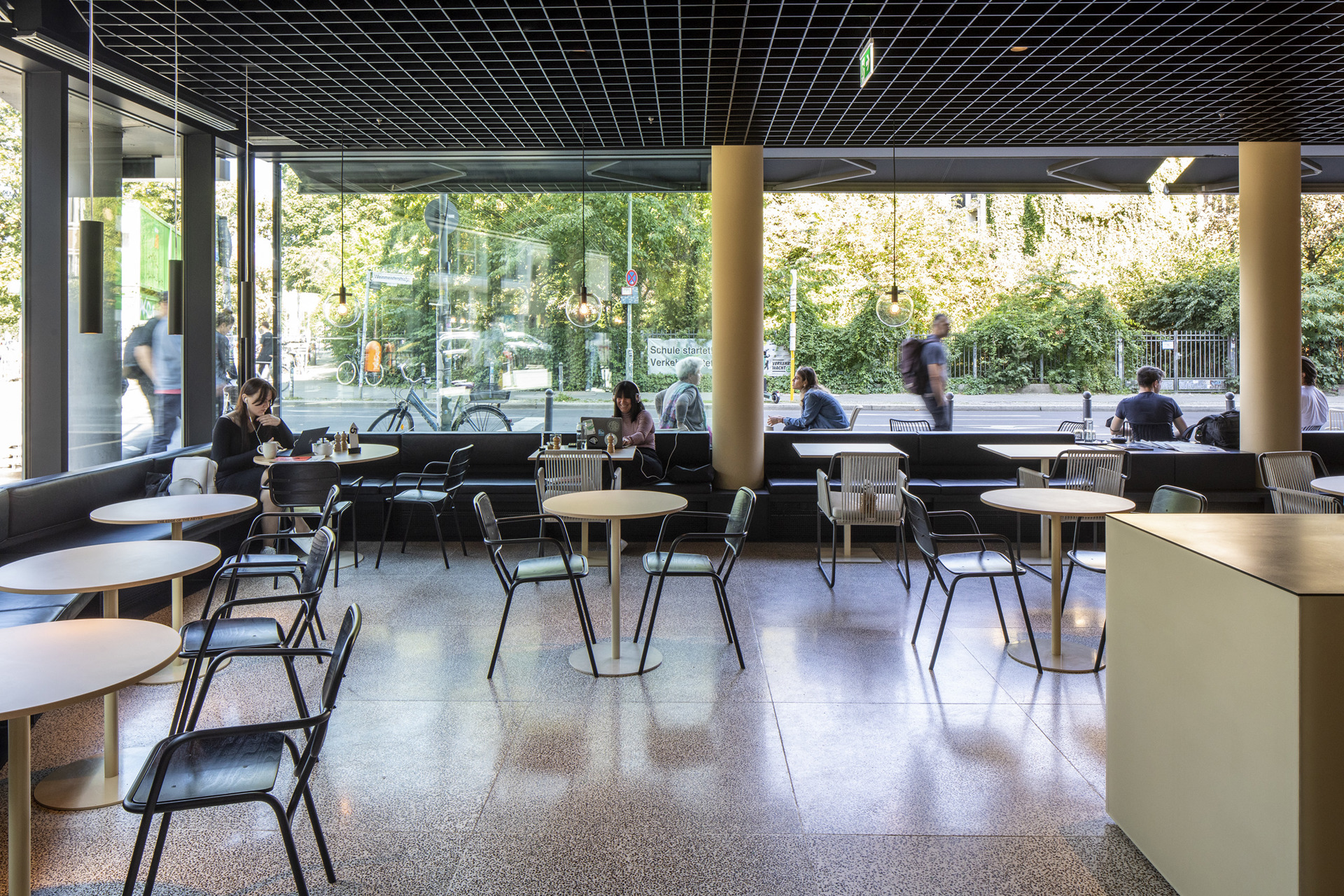 MVRDV - Casa Camper Bar