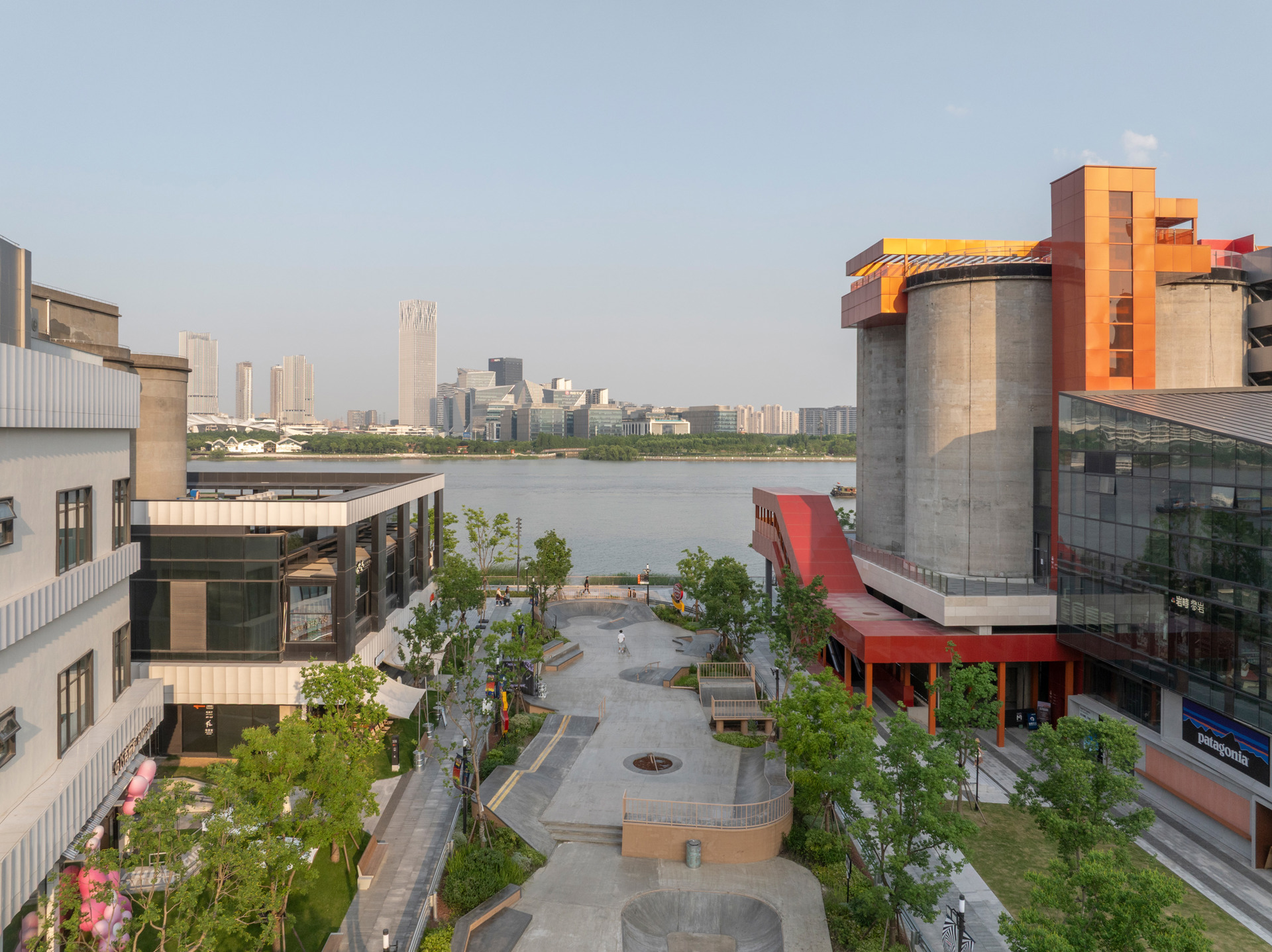MVRDV - GATE M West Bund Dream Center