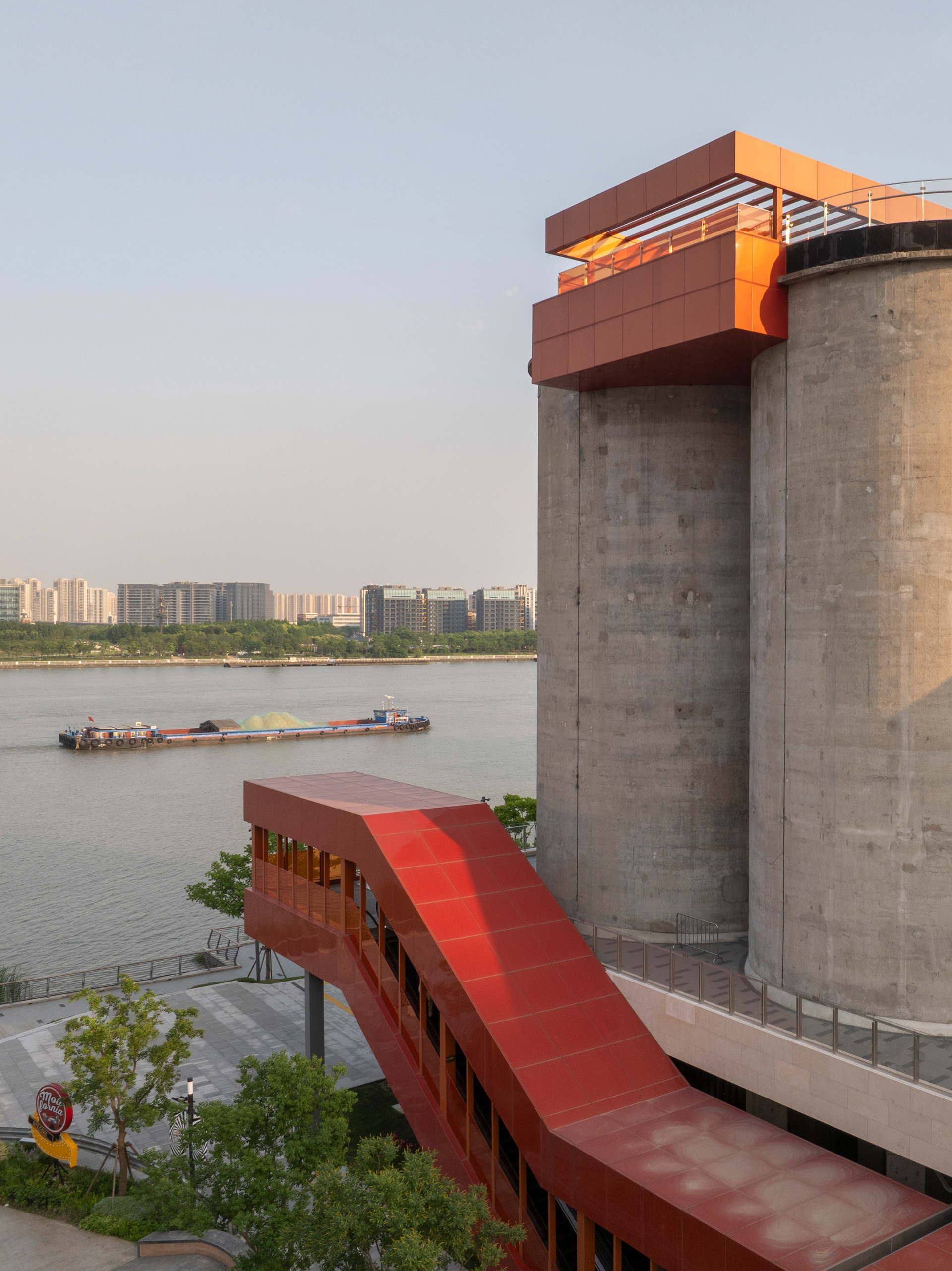 MVRDV - GATE M West Bund Dream Center