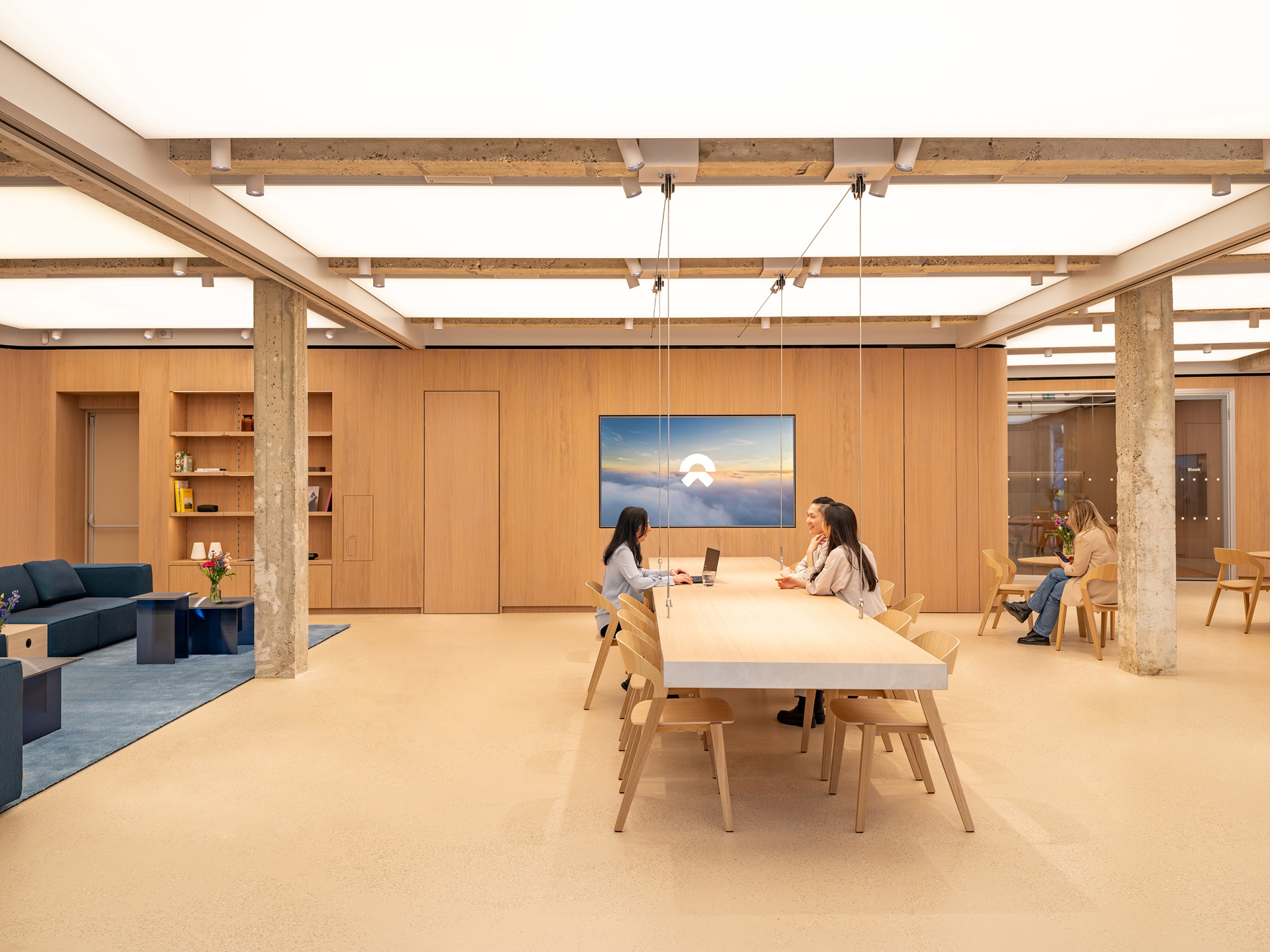 MVRDV - NIO House Rotterdam